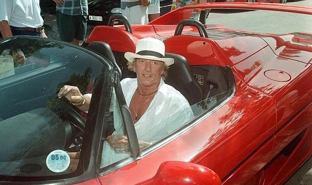 Ponen a la venta Ferrari F50 que fue de Rod Stewart • Metropolitano