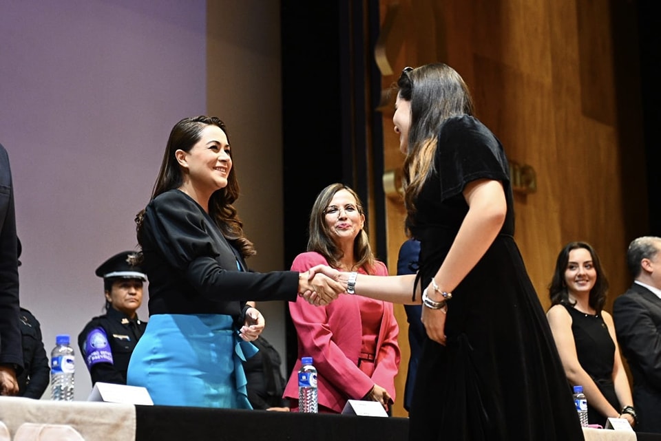 ARRANCA TERE JIMÉNEZ PROGRAMA “ALERTA ROSA” CON LA ENTREGA DE ALARMAS ...